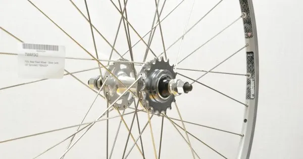 CD Wheel 700c Rear Fixed Wheel - Silver (with 16T Sprocket) *SEALED*